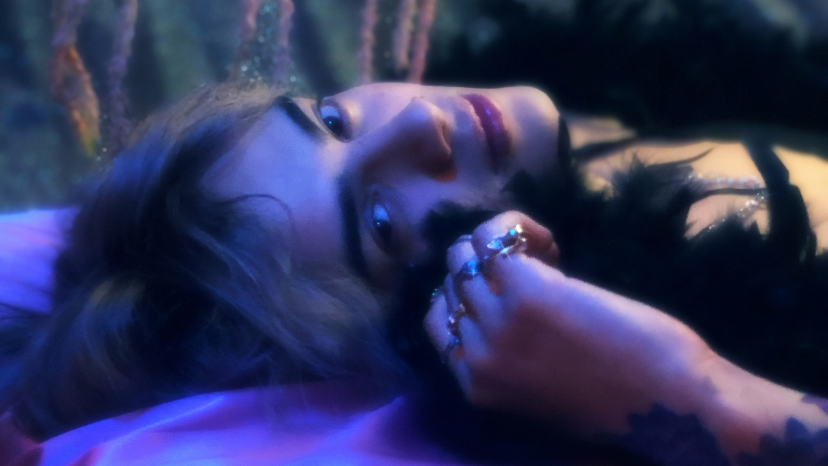 Jordan Suaste Brings Us a New Stunning Version of “Hookup Culture”