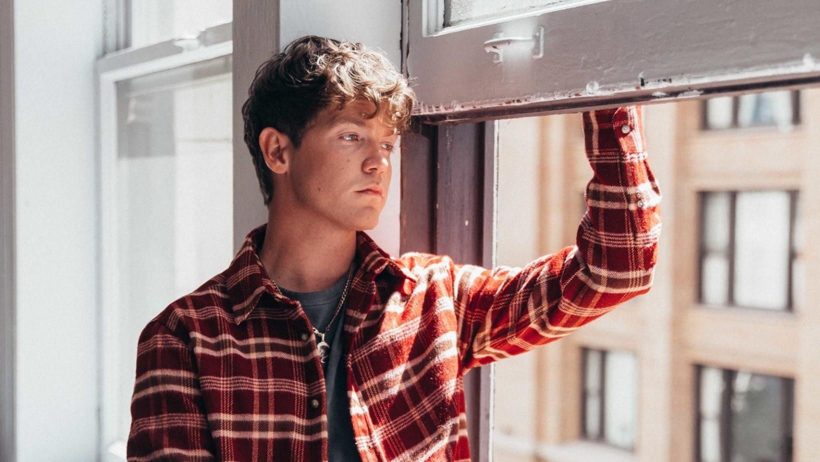 Jamie Miller Returns With a New Dreamy Single "Home By Midnight"