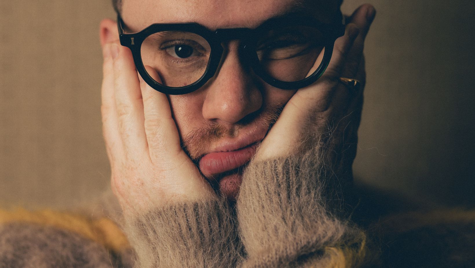 Sam Fischer Reaches Out on Heartfelt New Song "Carry It Well"