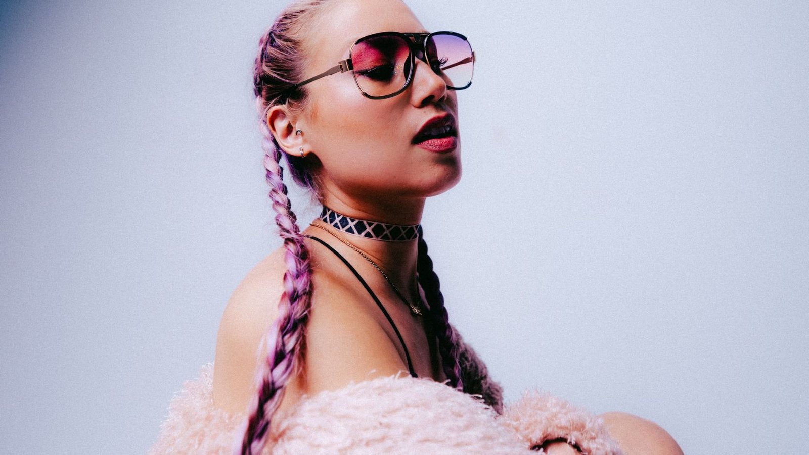 XIE Goes For New Massive Anthem ‘Birds In Paradise’