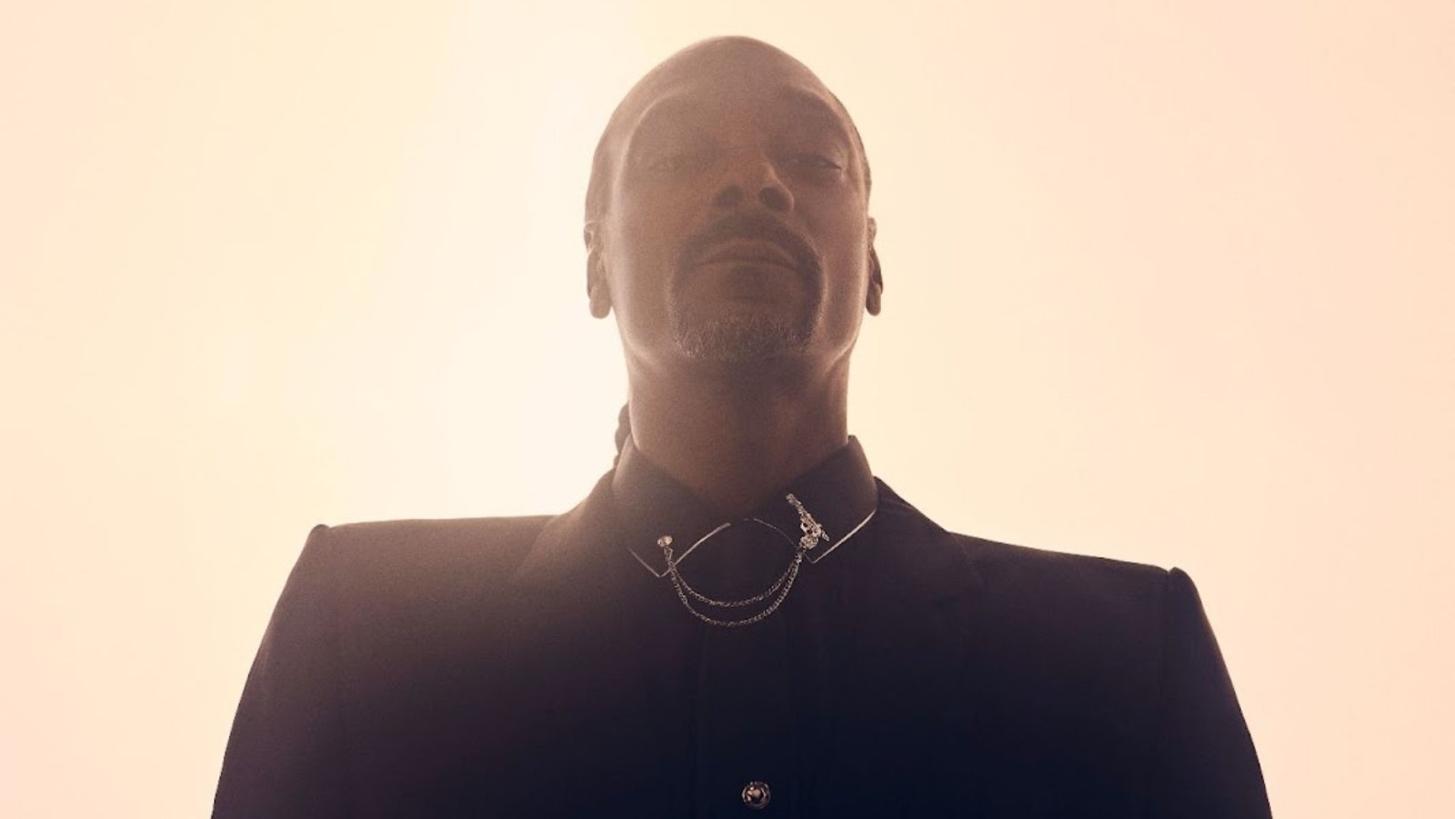 Snoop Dogg and Jhené Aiko Shine on New Single “Gorgeous,” Previewing ...