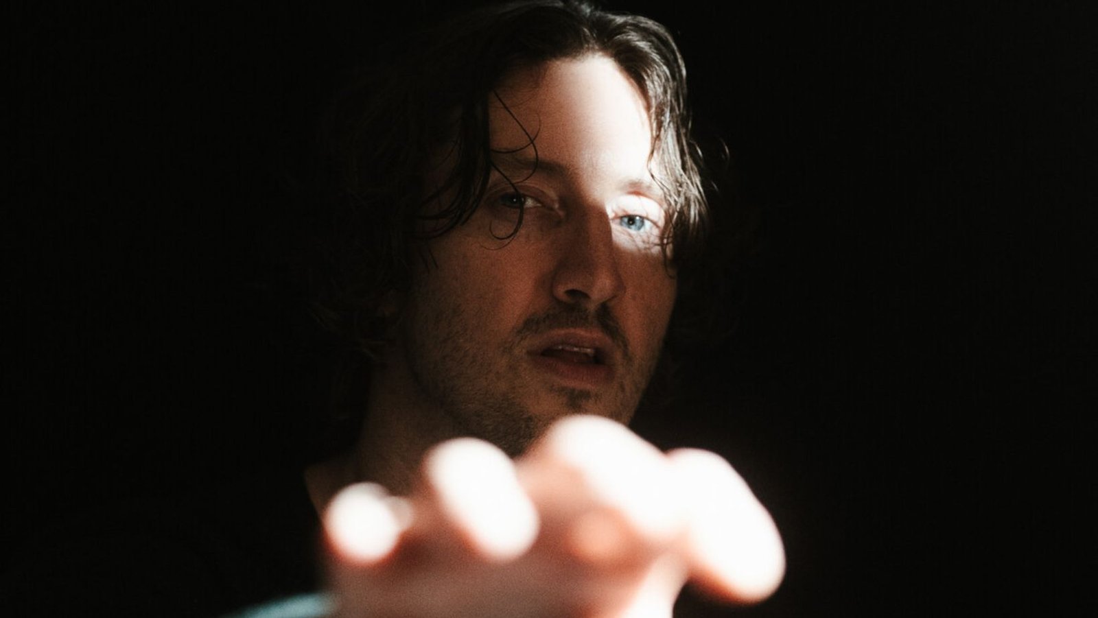 Dean Lewis Releases “With You” and Announces The Epilogue Deluxe – Out Now