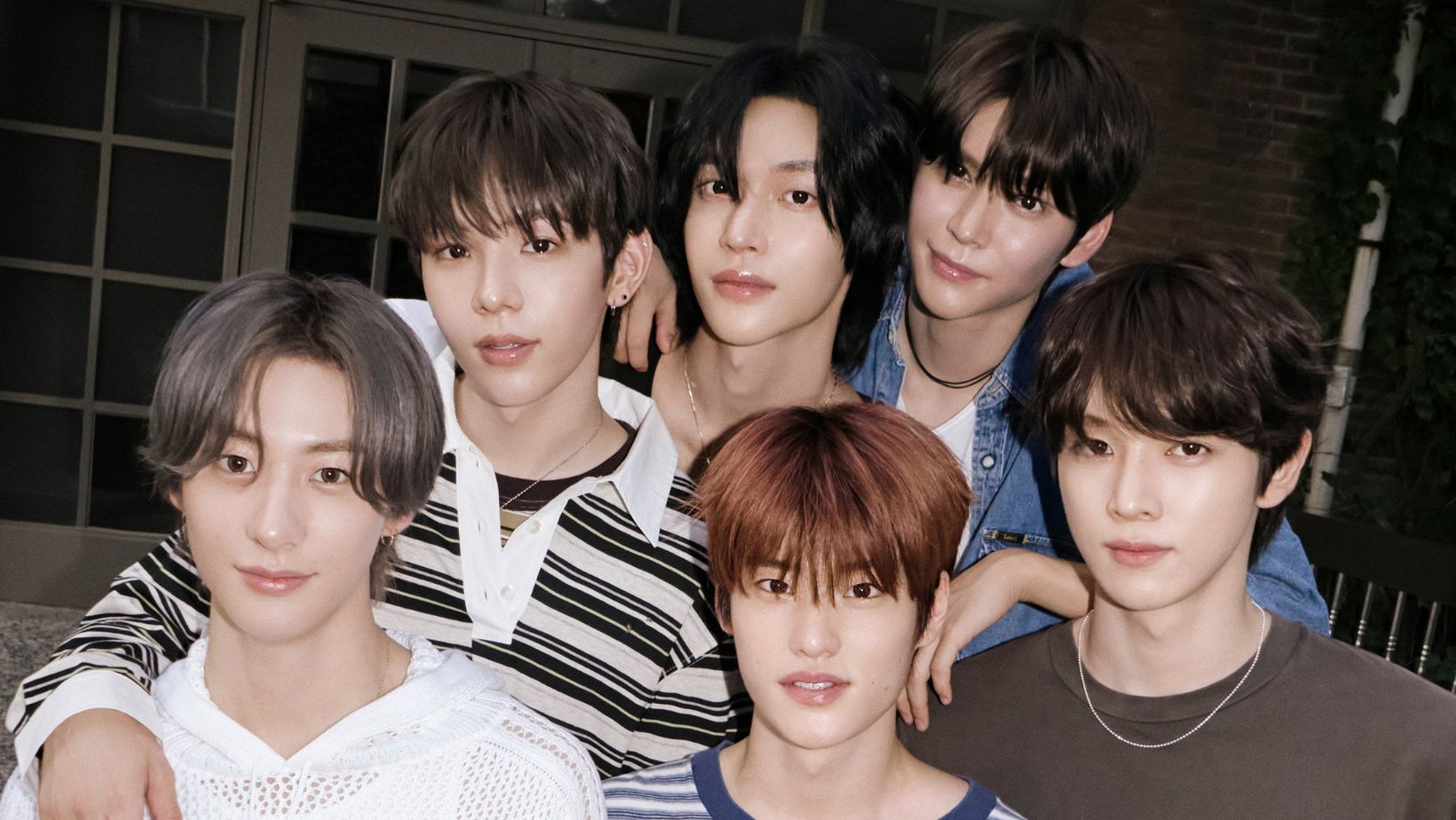 RIIZE Drops “Hug,” a Remake of TVXQ!’s Classic Single