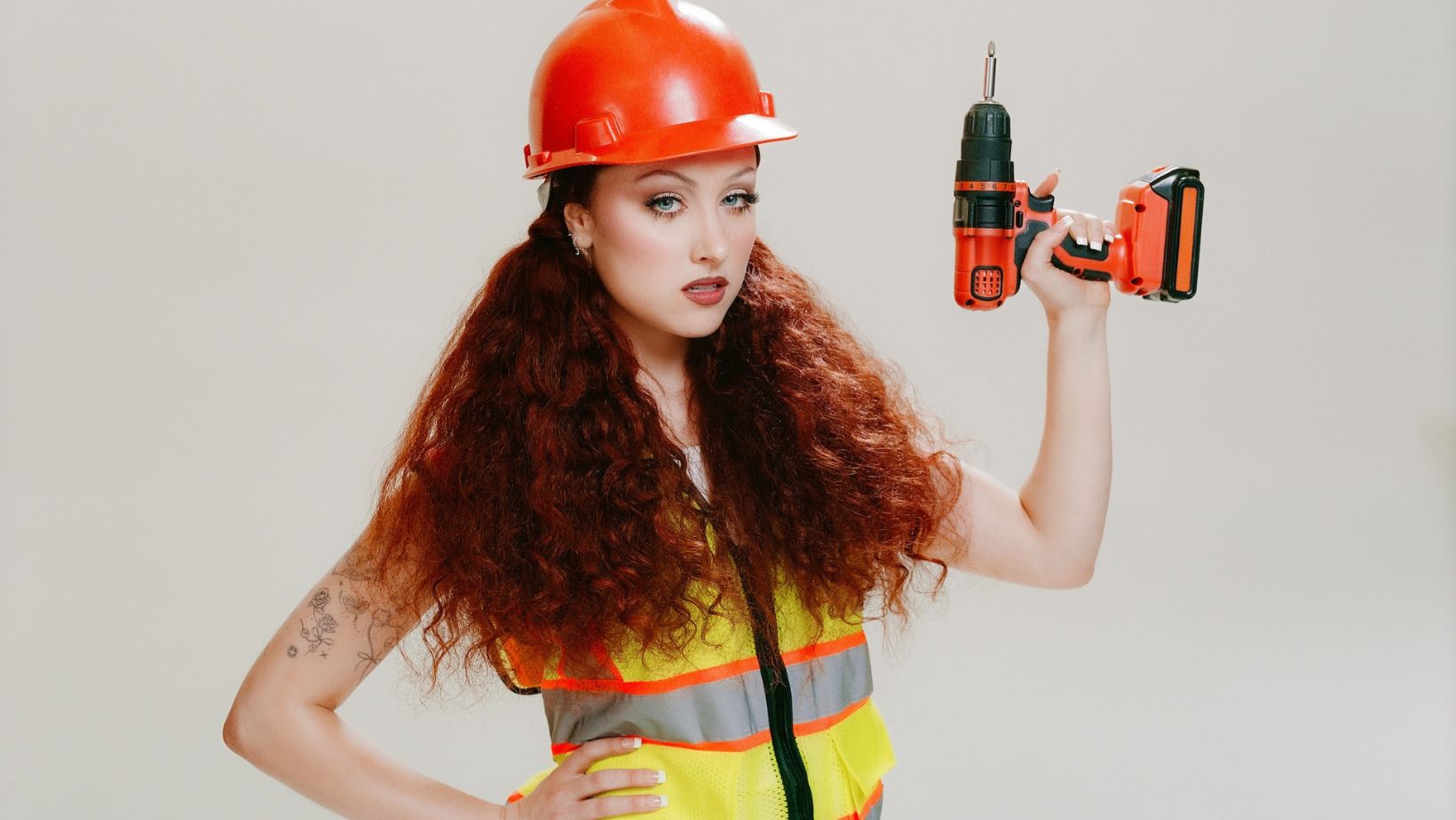 Chappell Roan Unleashes "The Giver", A High-Energy Country Anthem