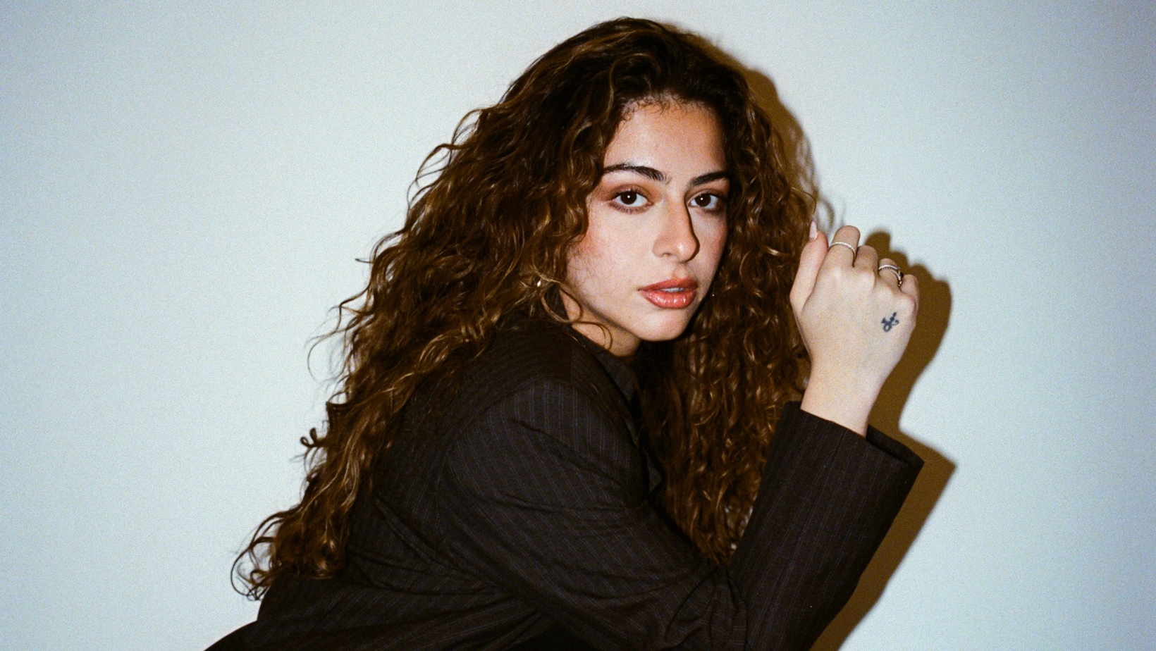 Laura Pieri Returns with Energetic New Track "Flown Away"