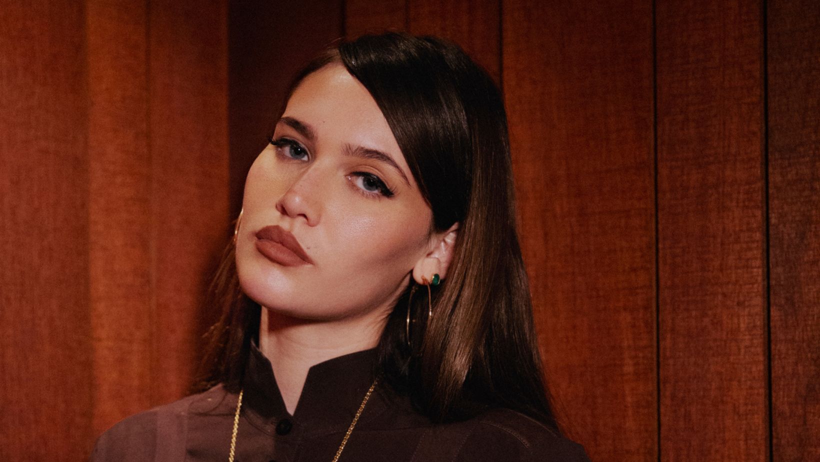 SIENNA SPIRO Channels Dreamlike Longing in Haunting Single “Dream Police”