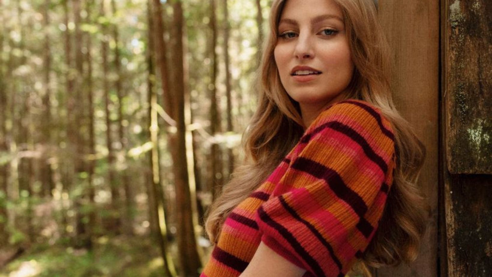 Elysia Biro Signs to Universal & Deutsche Grammophon with Debut “Just ...